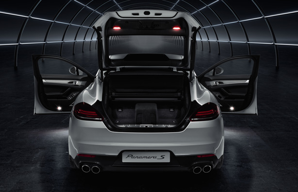 Porsche Panamera Interior Trunk