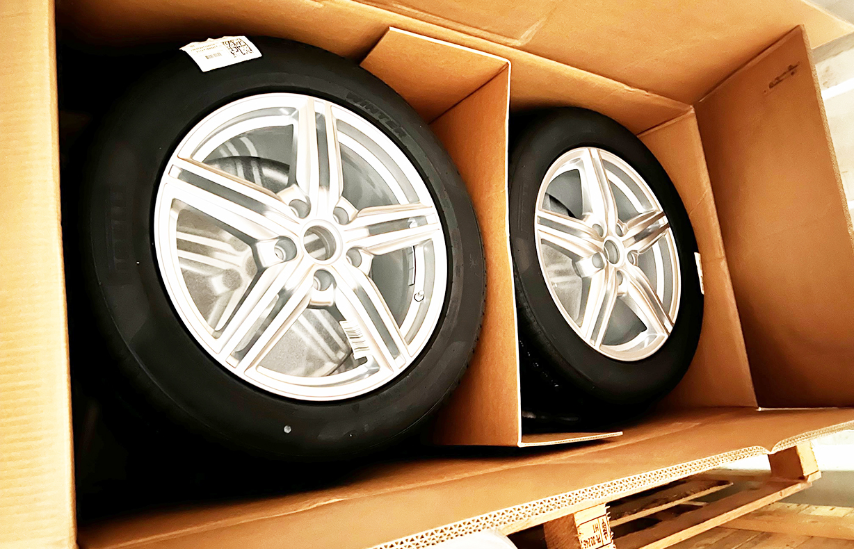 19" Cayenne Design Wheel & Winter Tire Package (958.2) : Suncoast ...