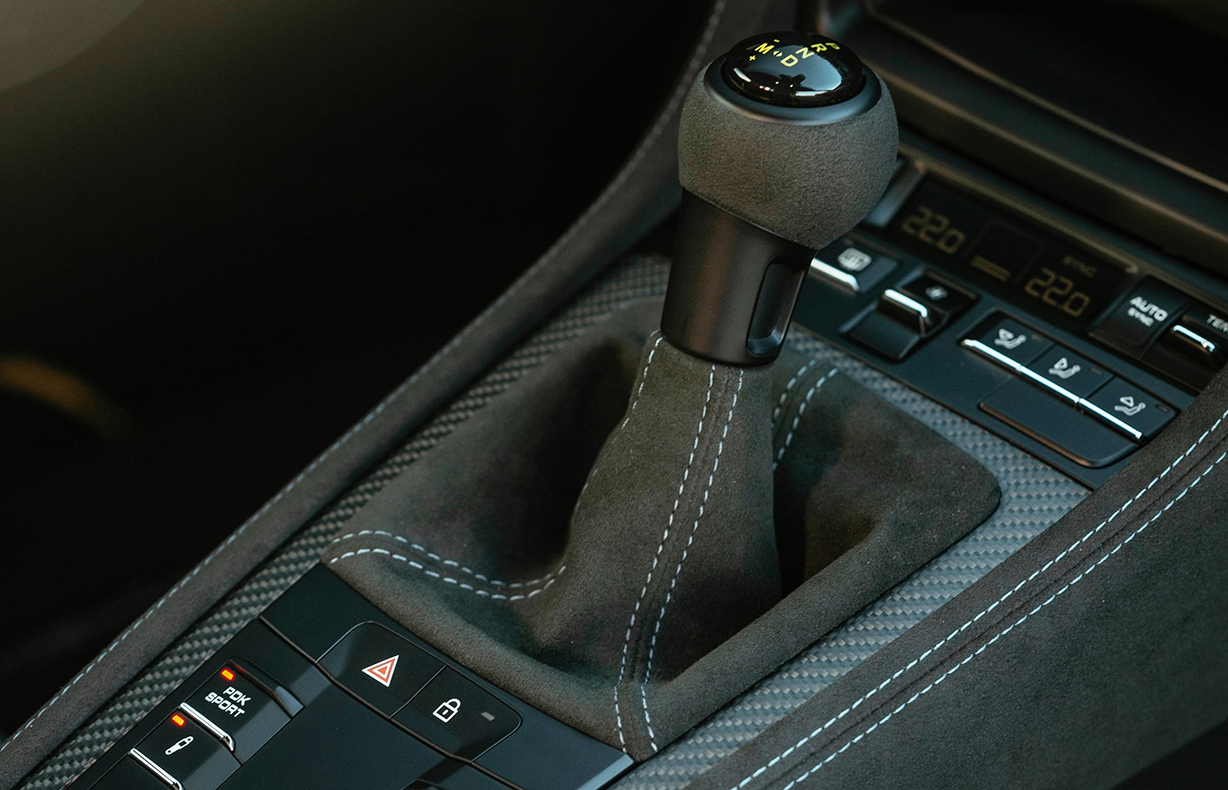 GT4 RS shift knob install | Porsche 718 Forum