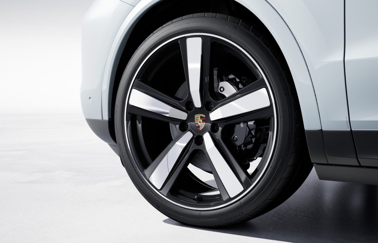 22-inch Exclusive Design (Black) Wheel & Tire Package : Suncoast ...